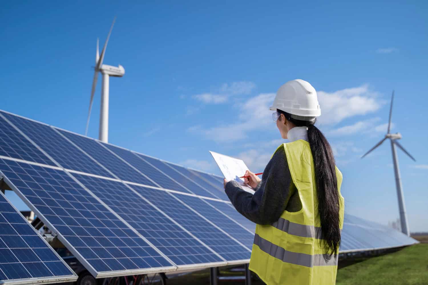 How to Recycle Solar Panels: The Complete Guide - The Solar Recycling ...